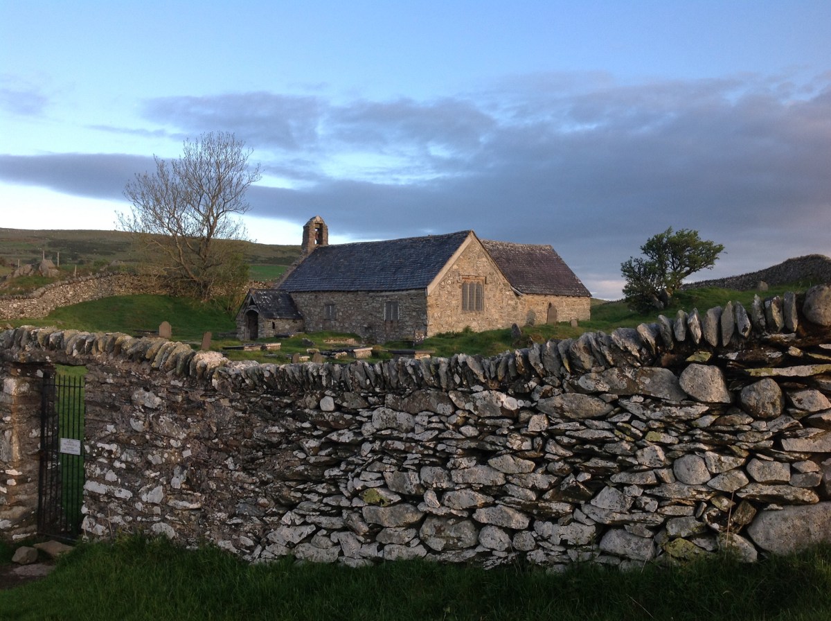 Hen Eglwys Llangelynnin Old Church – caruconwy.com