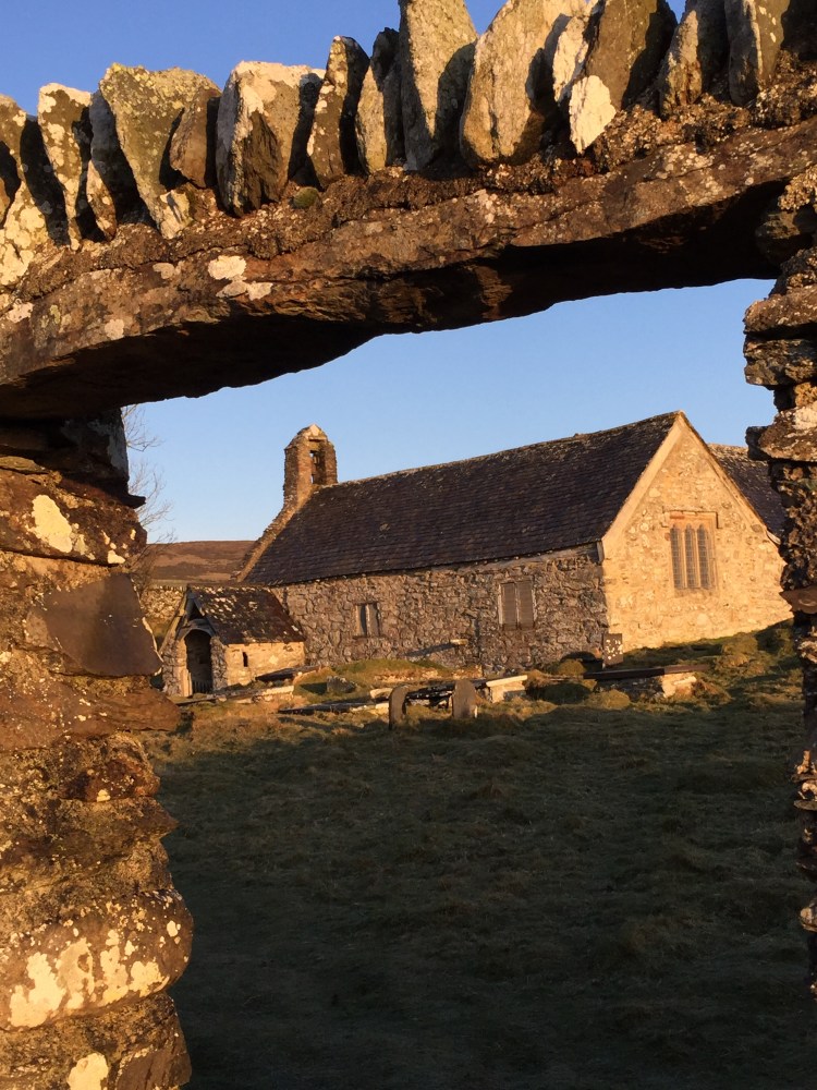 Hen Eglwys Llangelynnin Old Church – caruconwy.com